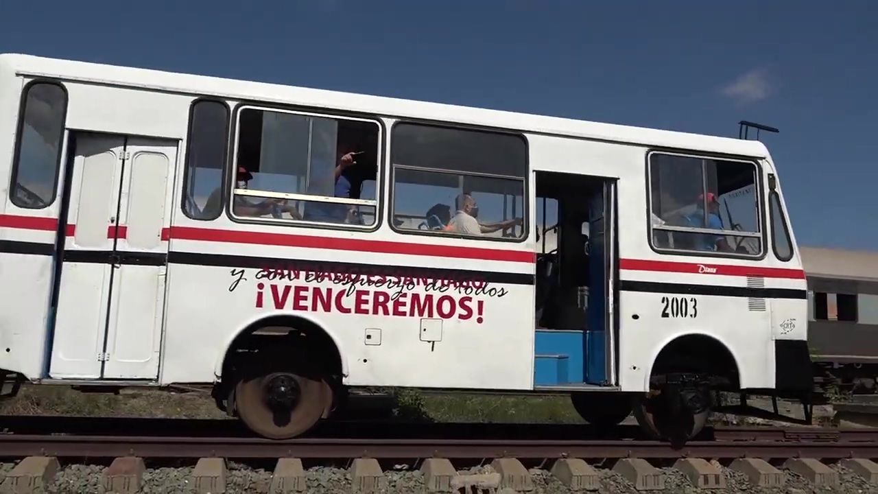 Cuba prueba ferrobuses para el transporte| Cuba Noticias 360