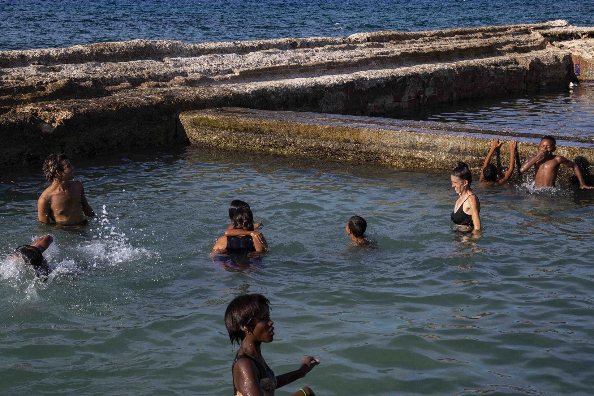 Lugares únicos de La Habana: las pocetas en ruinas de 26 | Cuba ...