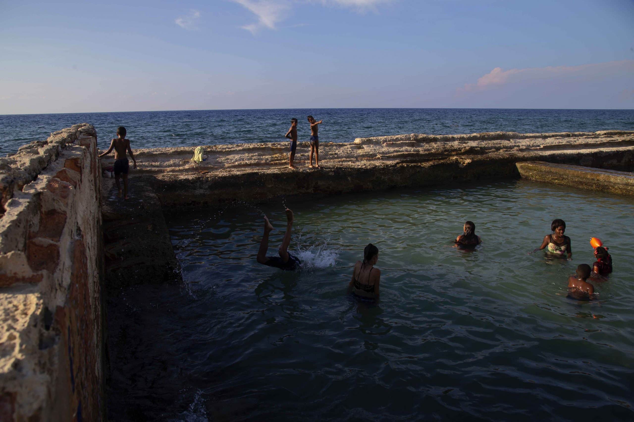 Lugares únicos de La Habana: las pocetas en ruinas de 26 | Cuba ...