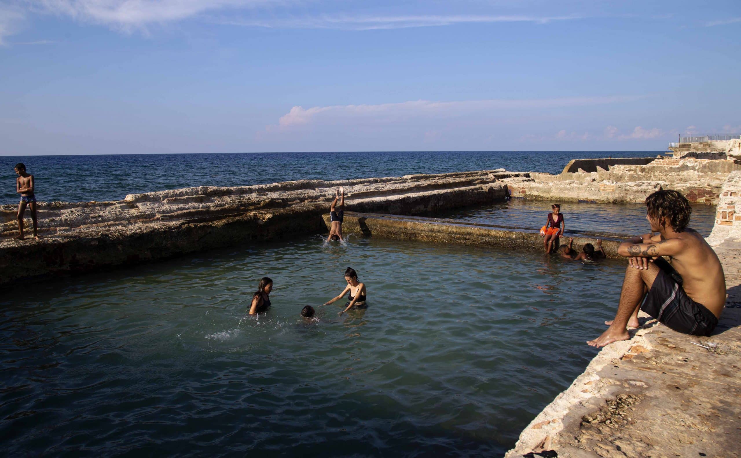 Lugares únicos de La Habana: las pocetas en ruinas de 26 | Cuba ...