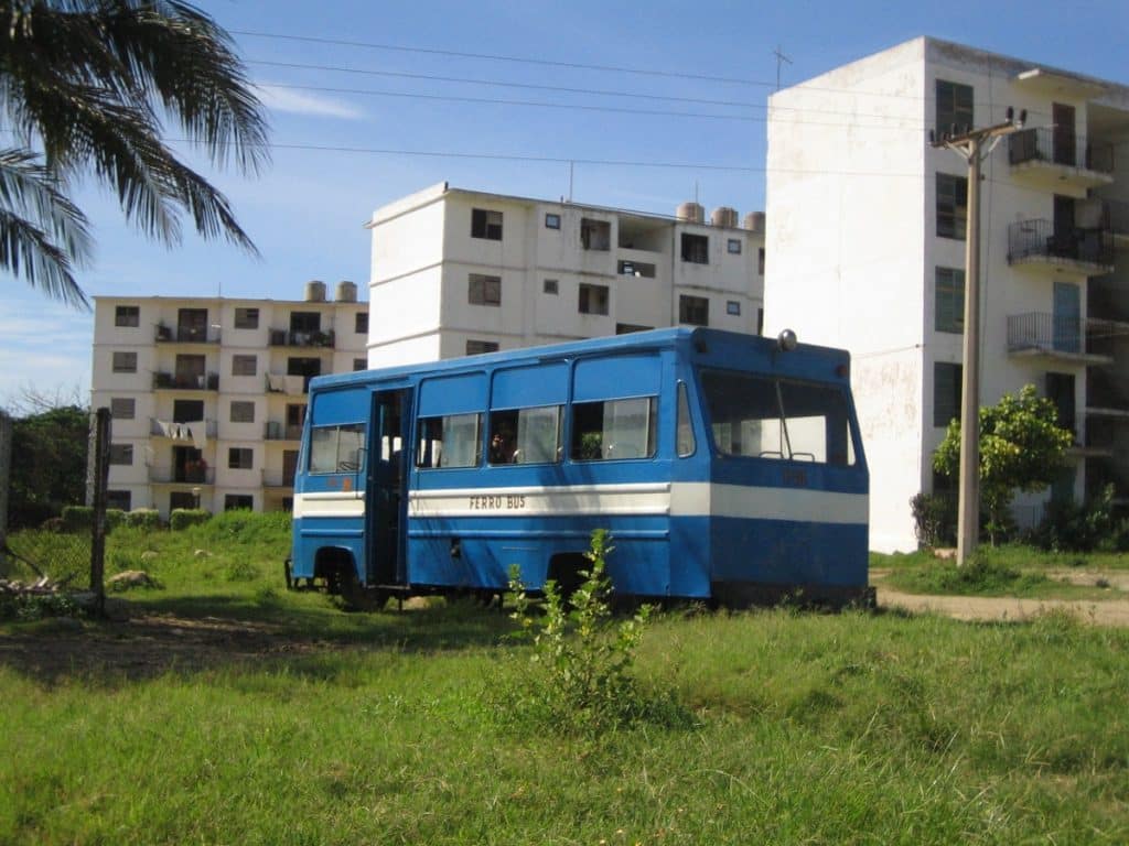 Ferrobuses: la alternativa a la crisis del transporte en Cuba llega a ...