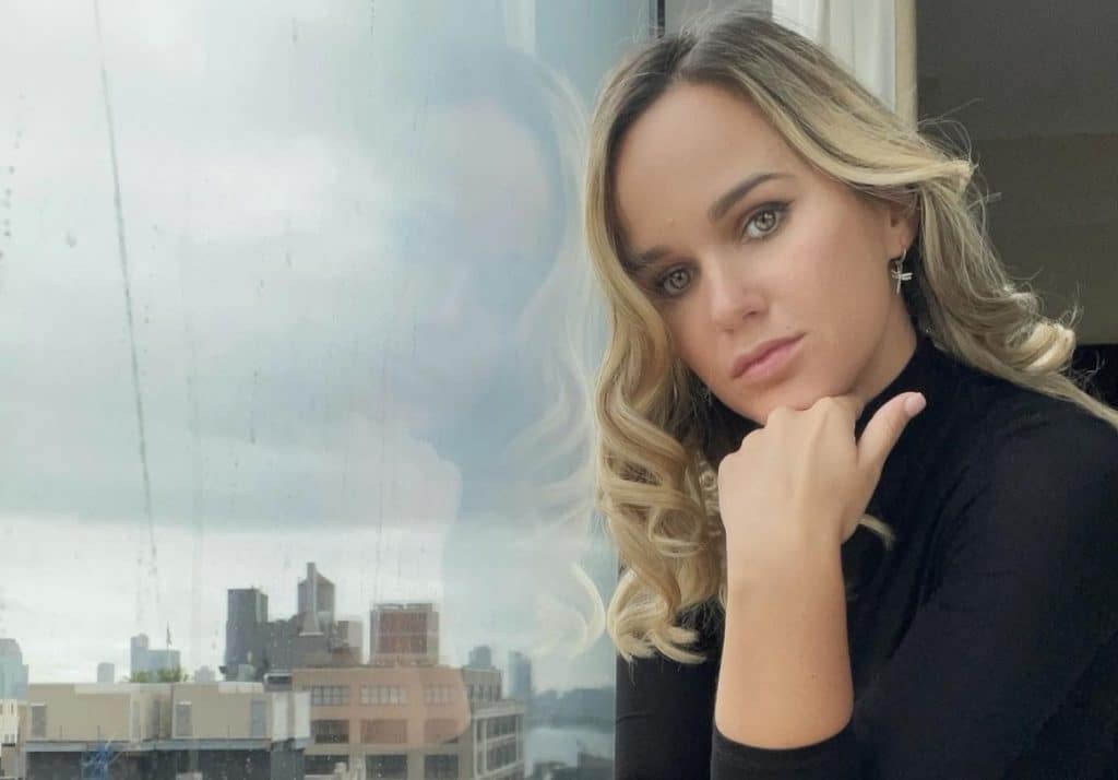 ¿Quién es Alba María, la cantante que cantó a dúo con Leoni Torres en ...