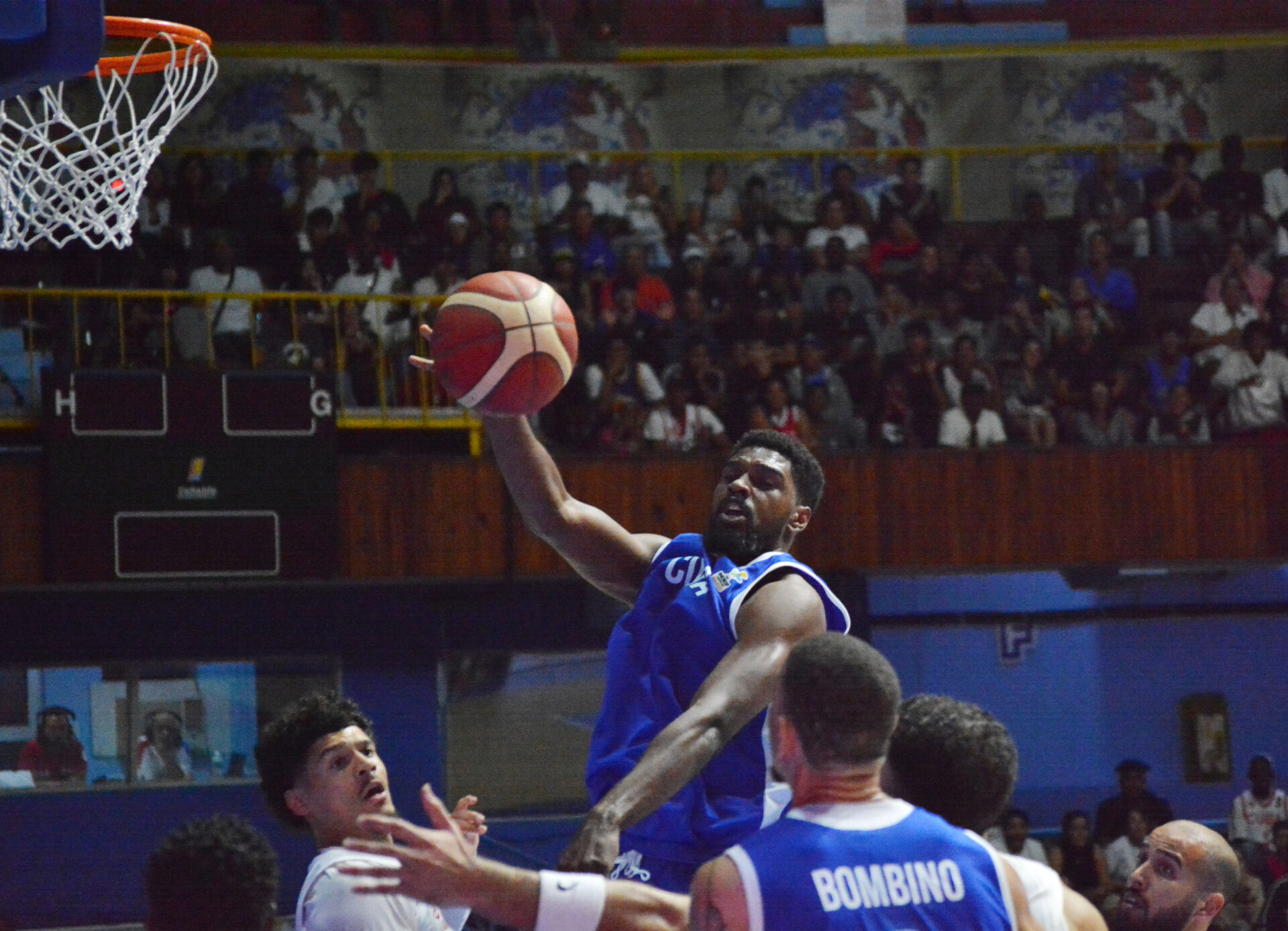 El baloncesto masculino, de los pocos "aprobados" del deporte cubano en ...