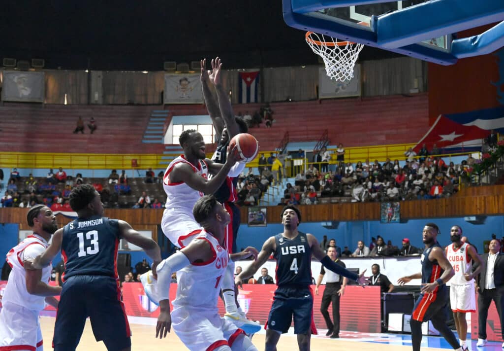 El baloncesto masculino, de los pocos "aprobados" del deporte cubano en ...