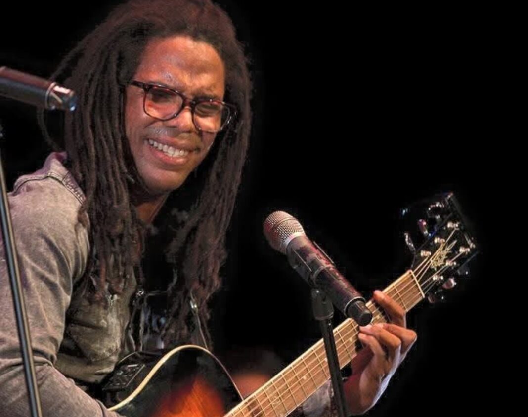 Raúl Torres regresó con nueva canción para Fidel Castro | Cuba Noticias 360