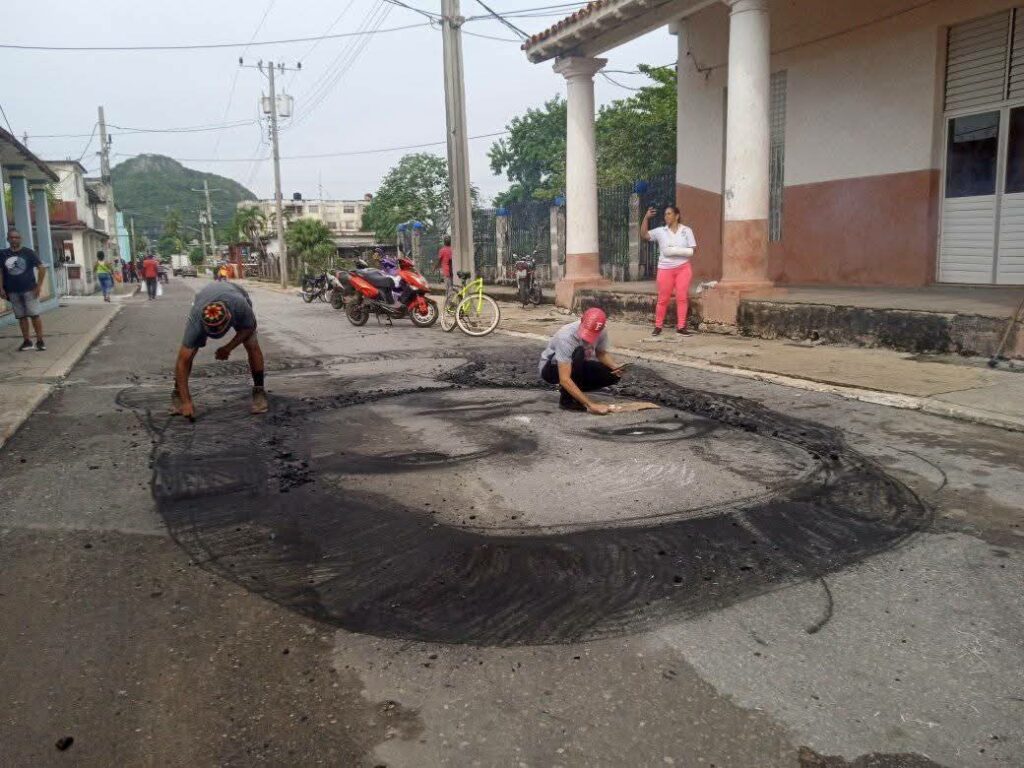 No lo podrás creer: una Mona Lisa gigante en plena calle de la Isla de ...