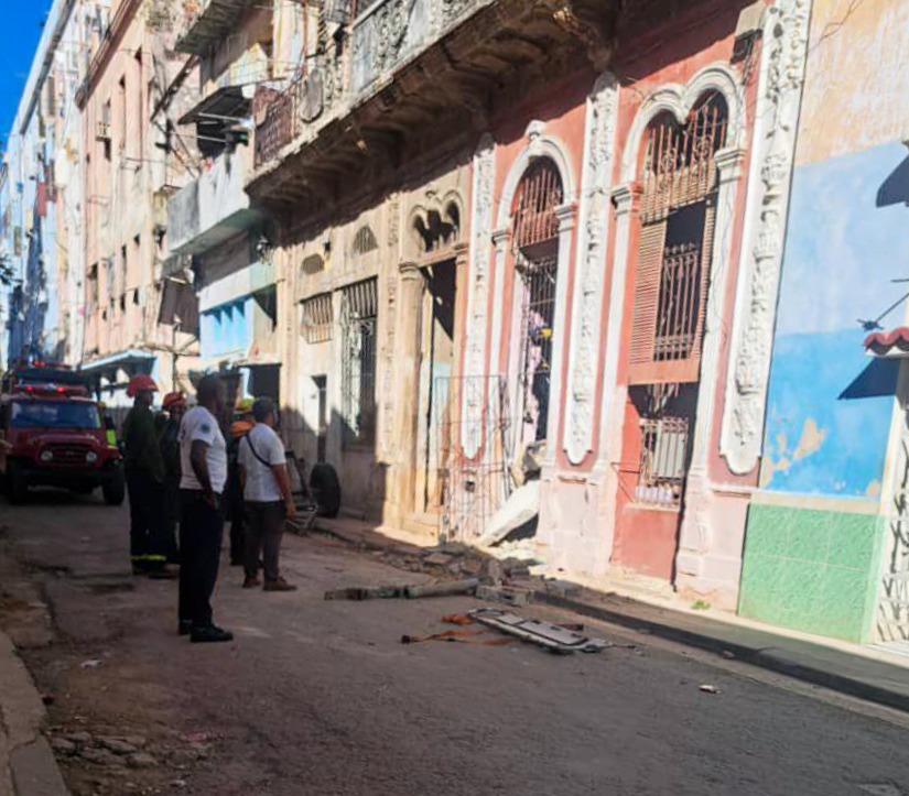 Fallece una persona en derrumbe de un edificio en La Habana Vieja | CubaNoticias360
